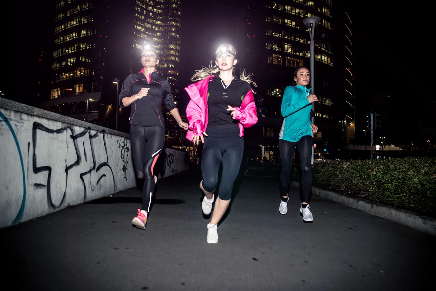Running at Night: Why Do It and How to Stay Safe (9 Tips)