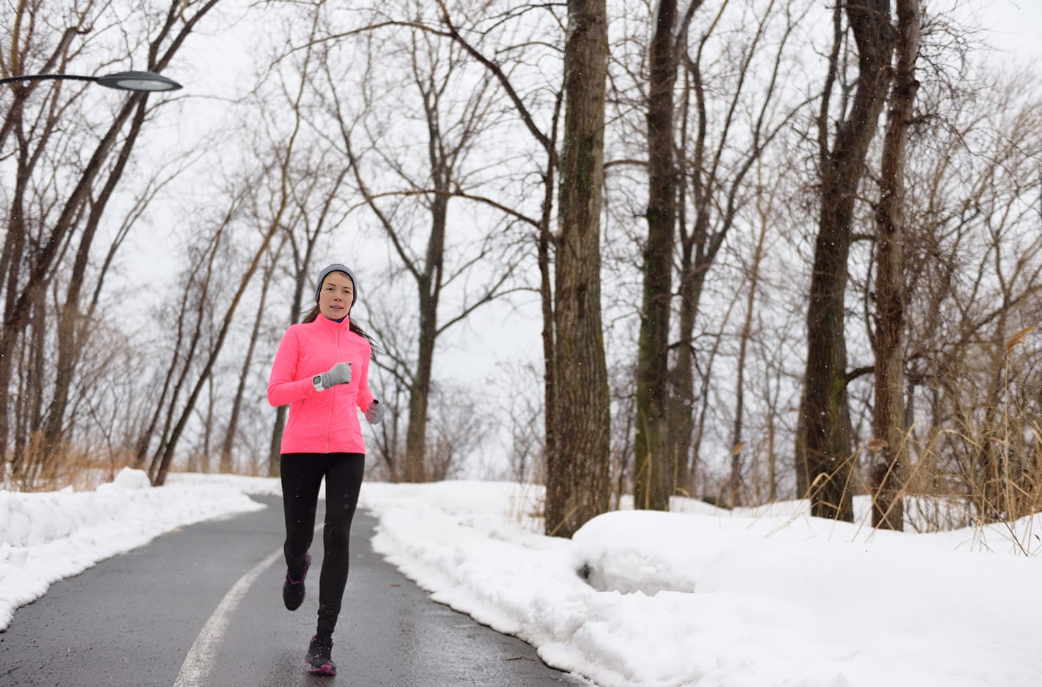 How to Start Running in the Winter (2022 Guide)