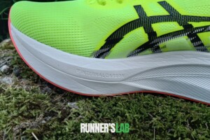 Asics Magic Speed 4 Review: Successful Max Cushion Turn?